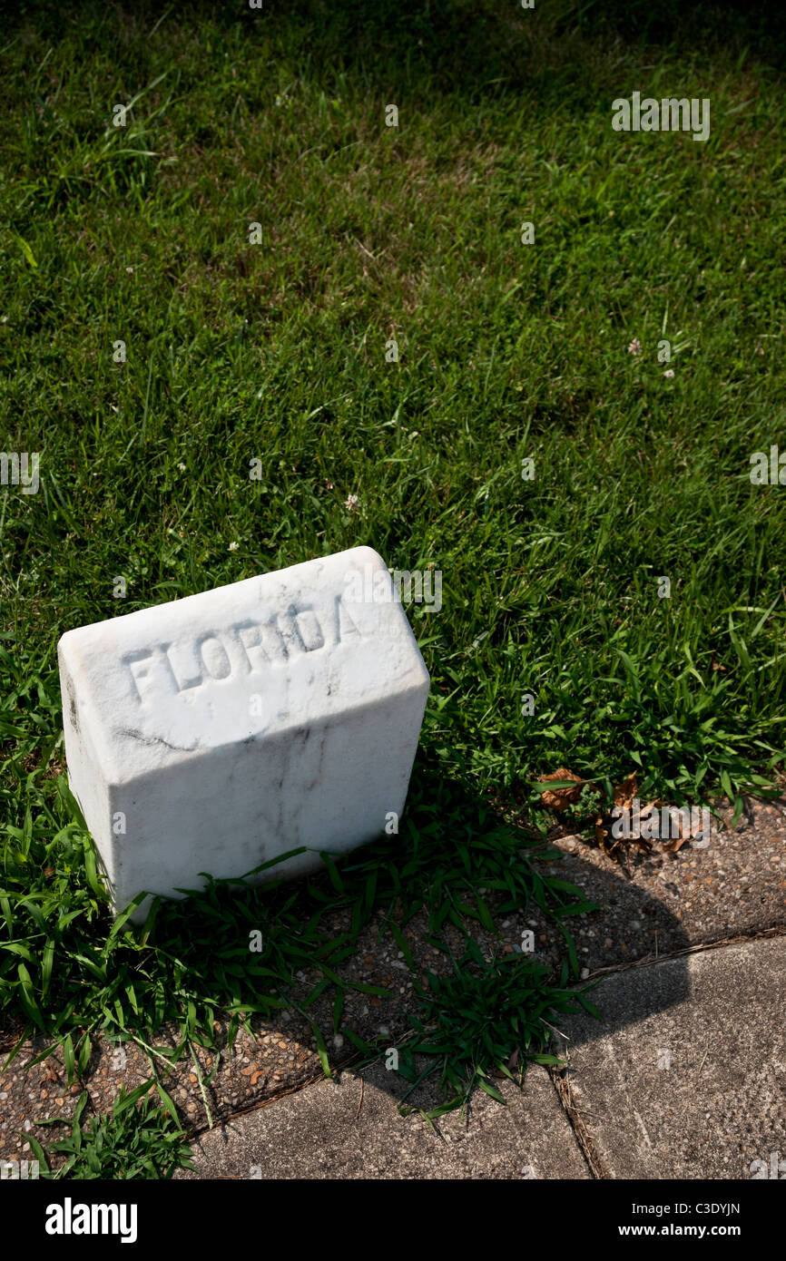 Small marble marker for the Florida burial section of the Groveton ...