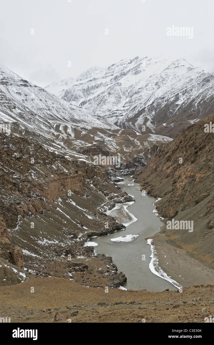 Indus river valley in the winters in Ladak, India Stock Photo - Alamy