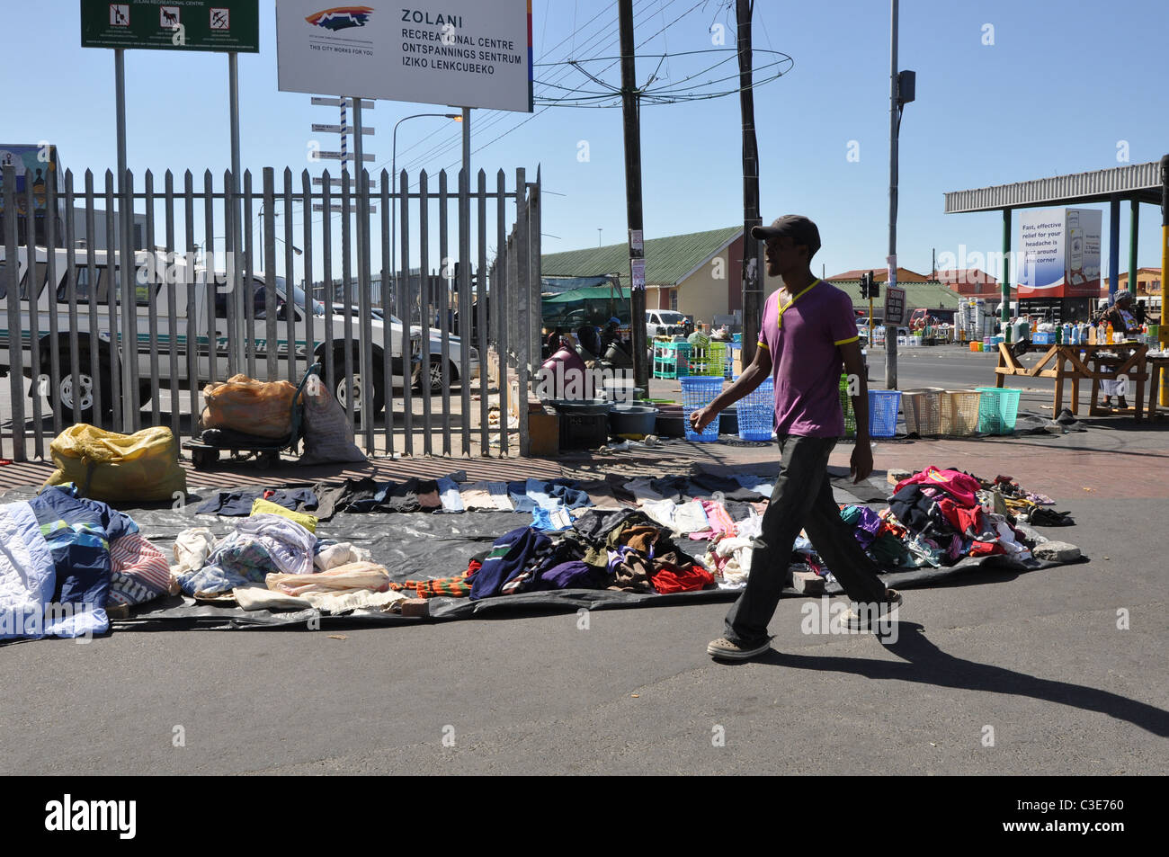 Everyday market in Gugulethu, South Africa Stock Photo - Alamy