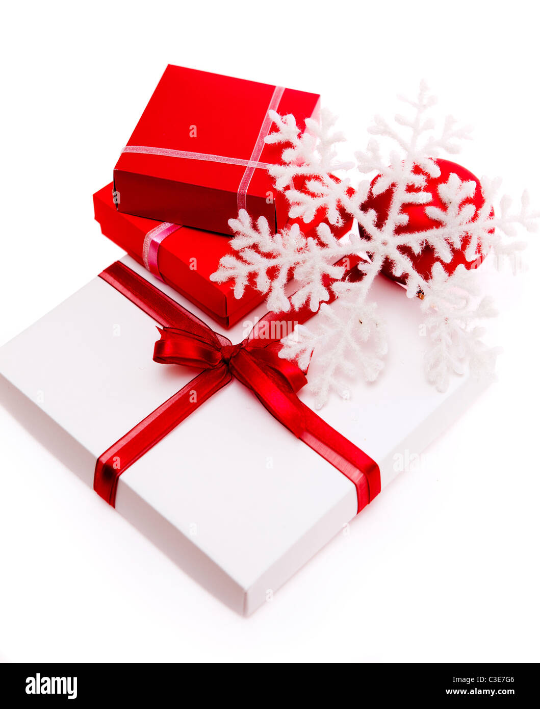 Present boxes bow on Cut Out Stock Images & Pictures - Alamy