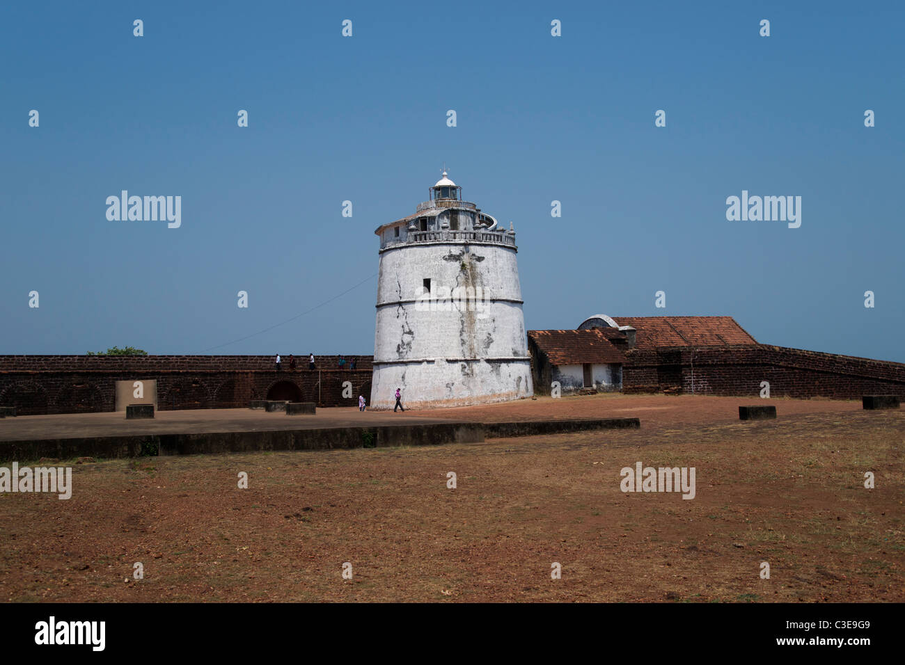 Aguada lighthouse at Fort Aguada on the Mandovi River Stock Photo - Alamy
