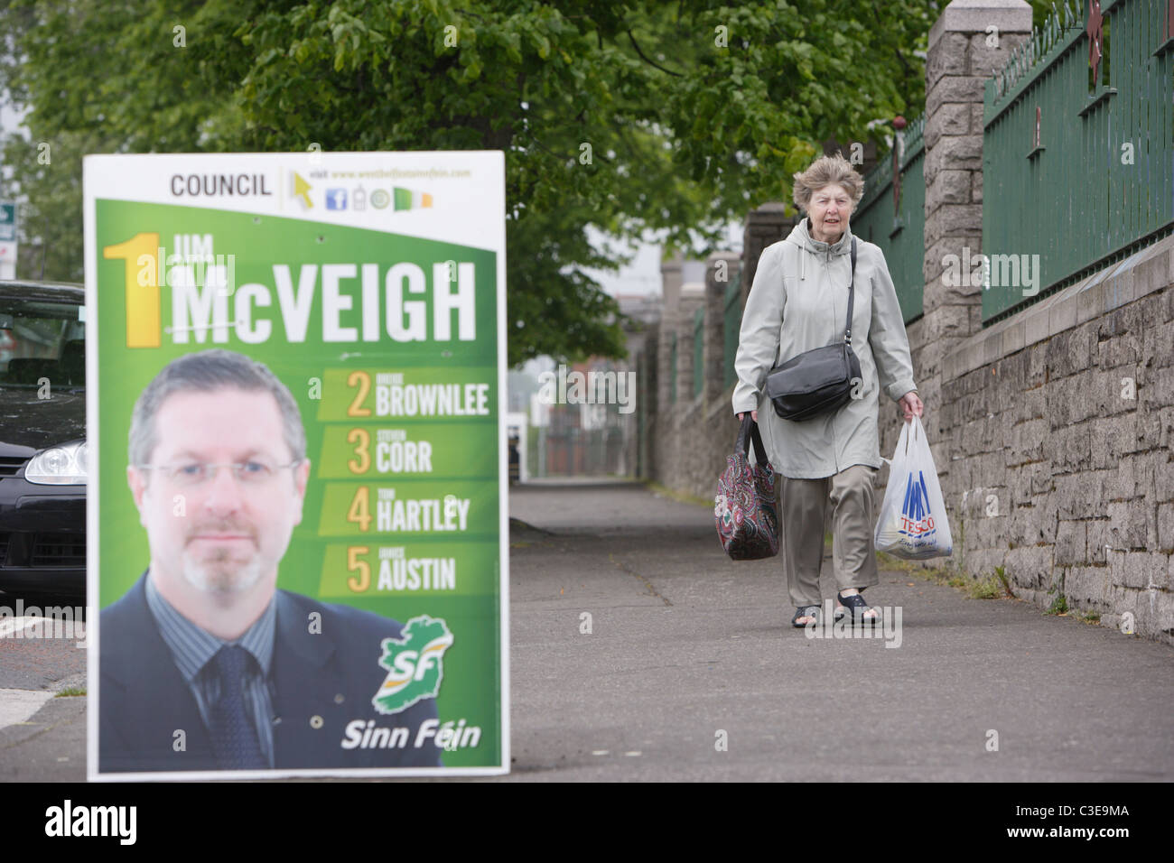 Sinn Féin is an Irish republican political party active in both the ...