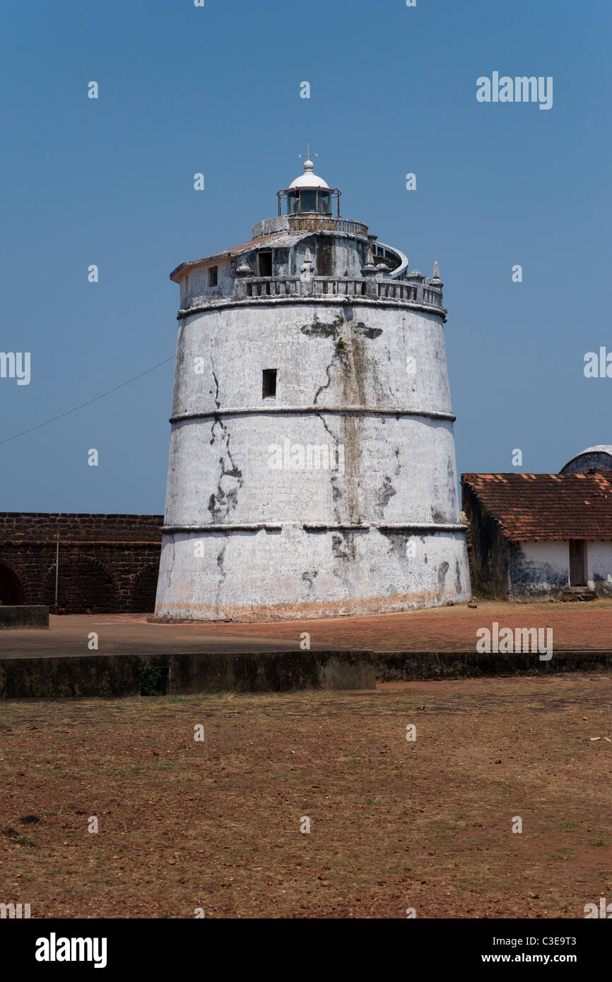 Aguada lighthouse at Fort Aguada on the Mandovi River Stock Photo - Alamy