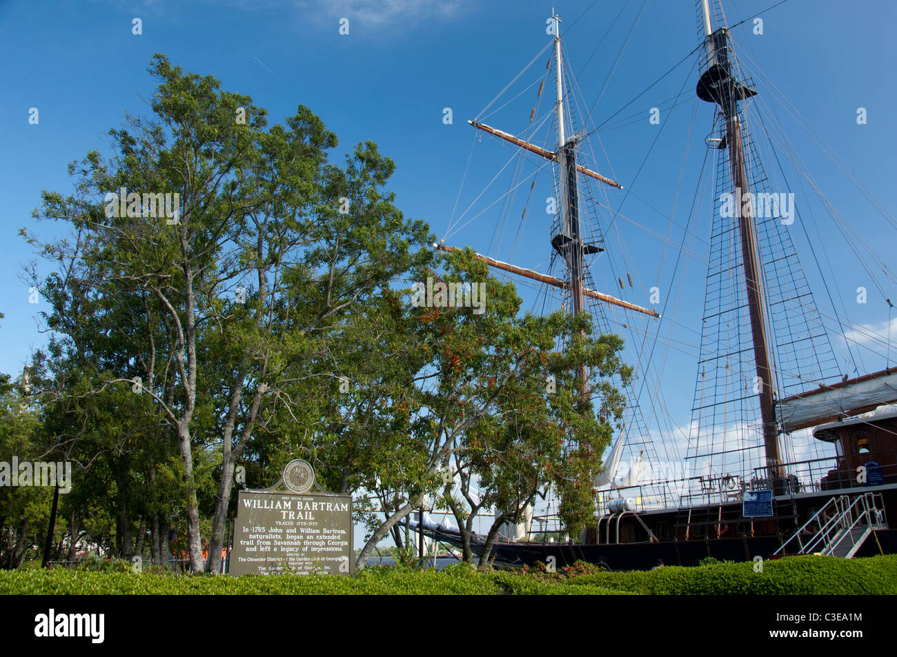 Georgia, Savannah. Historic waterfront area of Savannah Stock Photo - Alamy