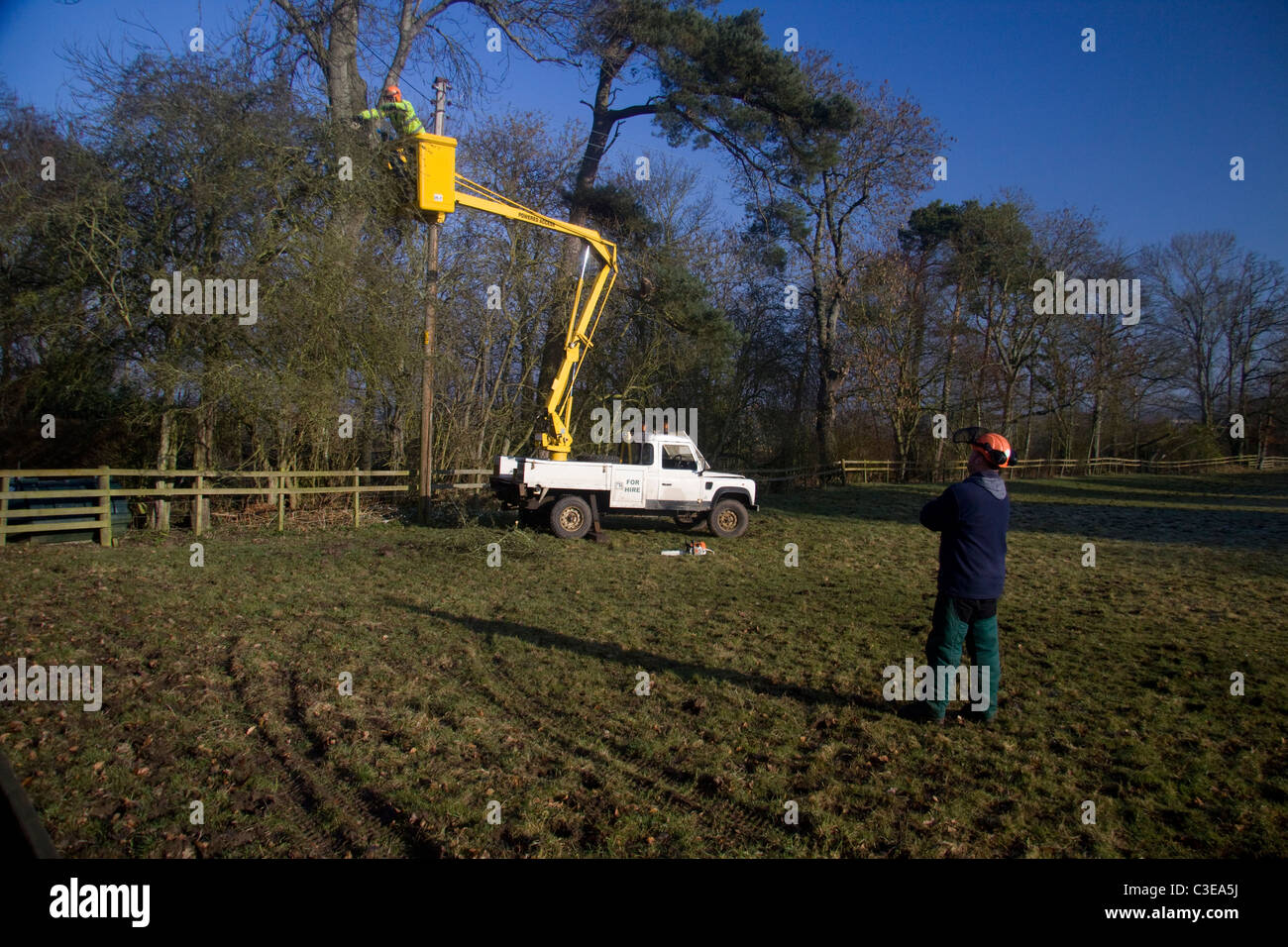 Elevated cherry picker hi-res stock photography and images - Alamy