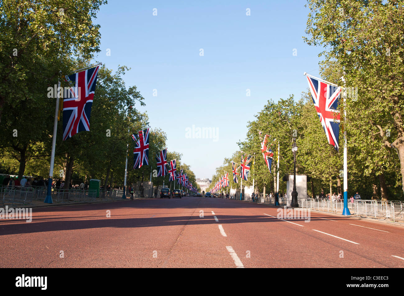 The mall decorated with flags hi-res stock photography and images - Alamy