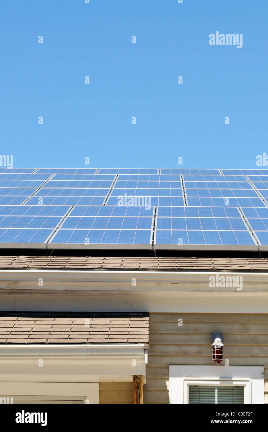 Solar panels rooftop usa hi-res stock photography and images - Alamy