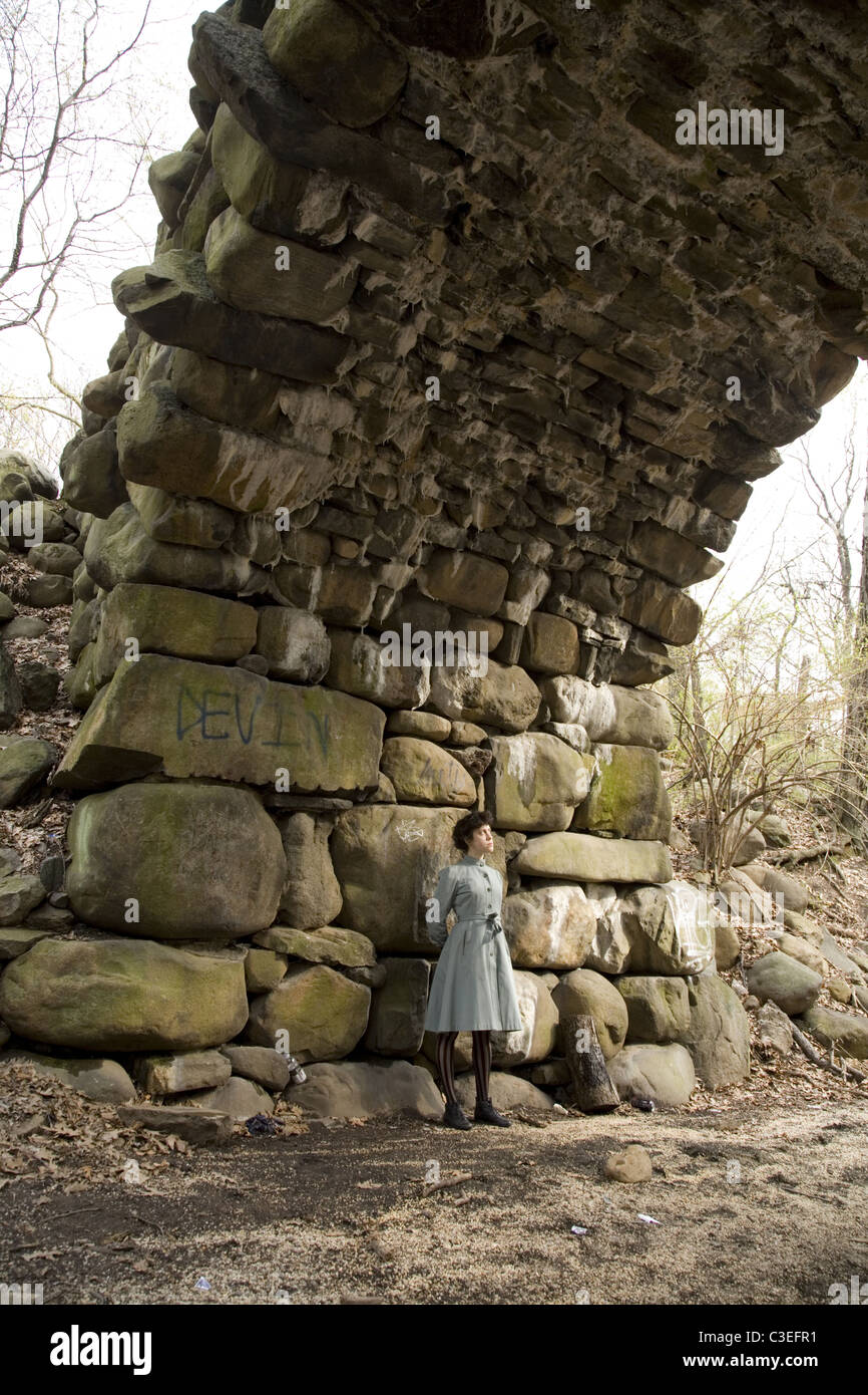 Under the stone bridge hi-res stock photography and images - Alamy