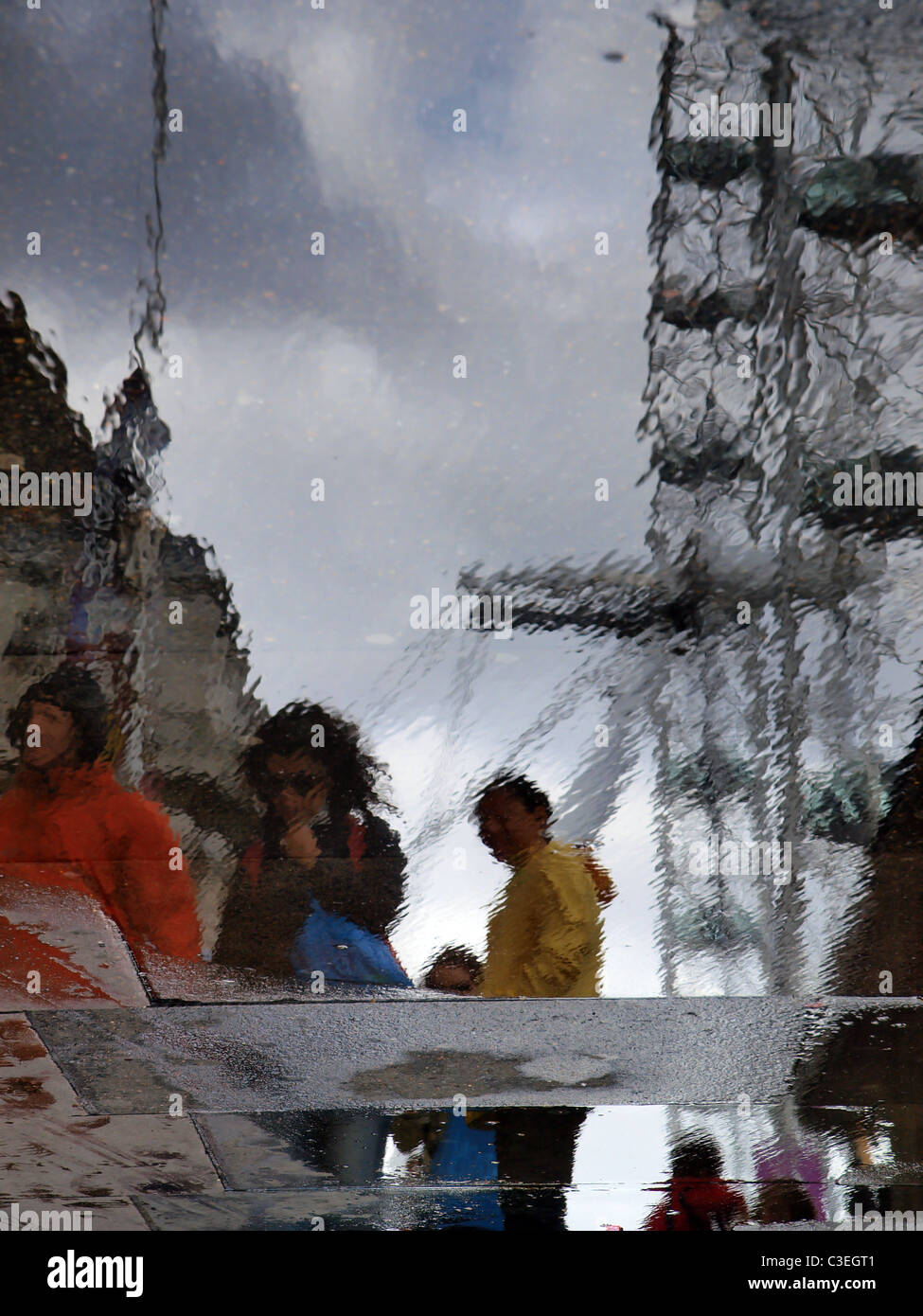London puddle hi-res stock photography and images - Alamy