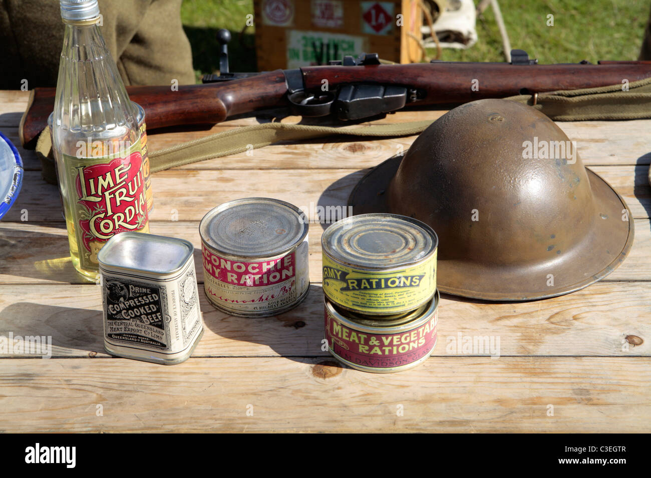 First world war soldiers rations, helmet and rifle Stock Photo - Alamy