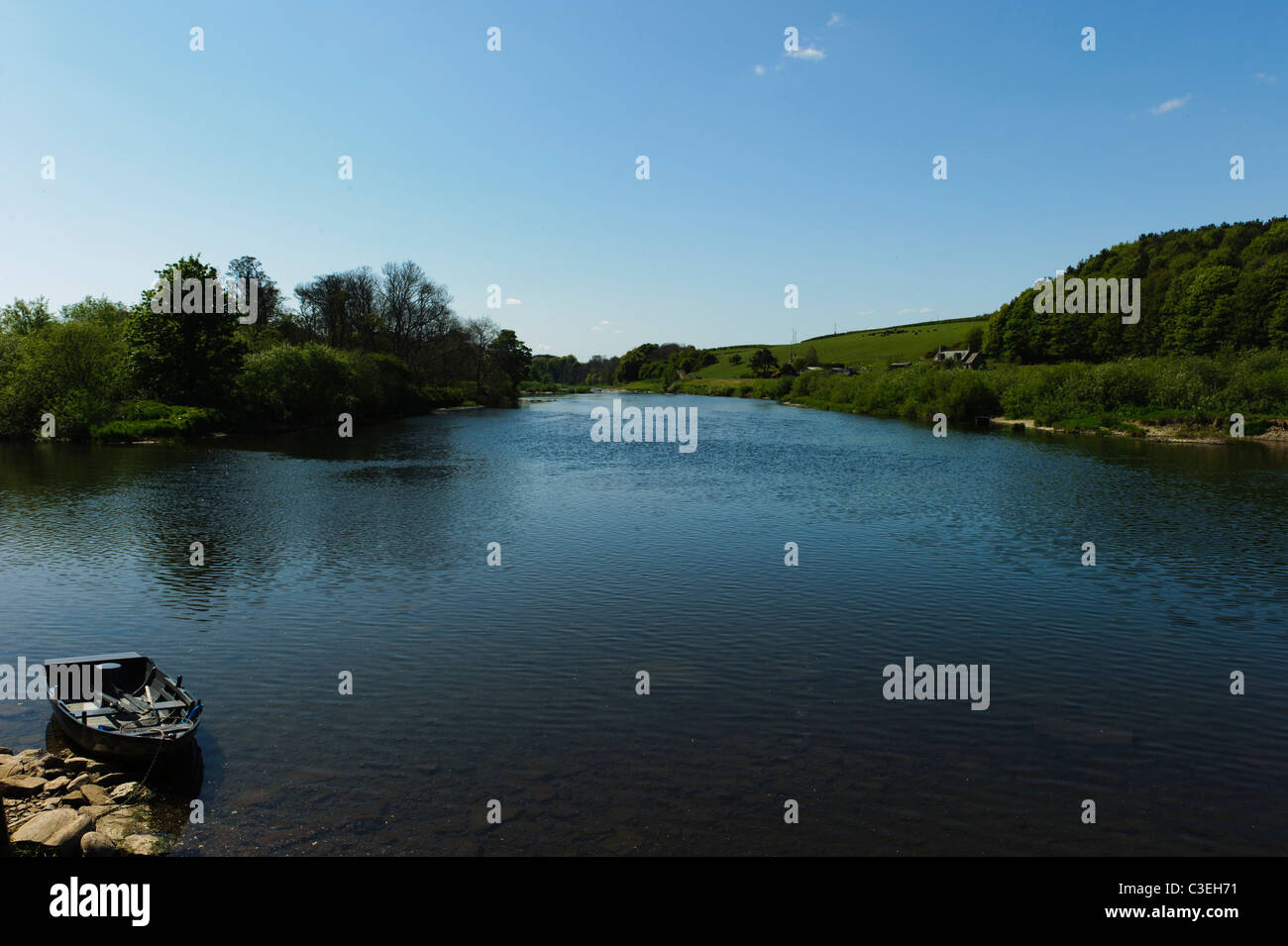 River Tweed, Scottish Borders Stock Photo - Alamy