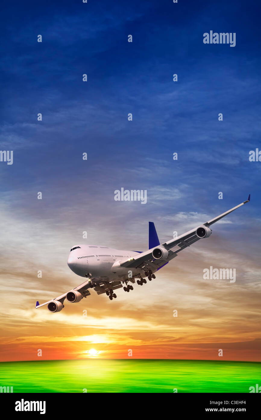 Jet aircraft in flight Stock Photo - Alamy