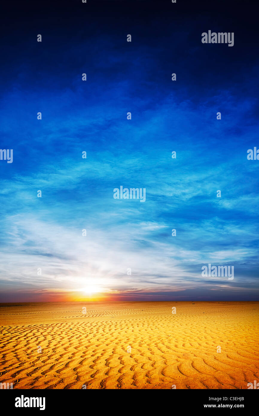 Desert scenery sunset sand hi-res stock photography and images - Alamy