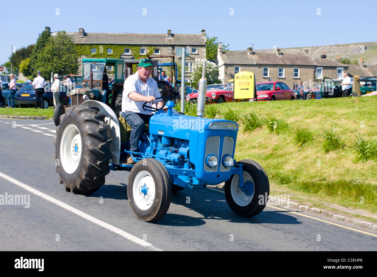 Super dexta tractor hi-res stock photography and images - Alamy