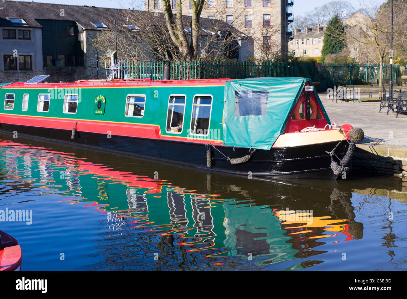 Narrow boat hi-res stock photography and images - Alamy