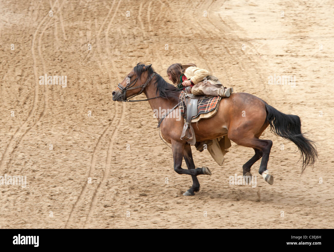 Cowboy riding a horse hi-res stock photography and images - Alamy