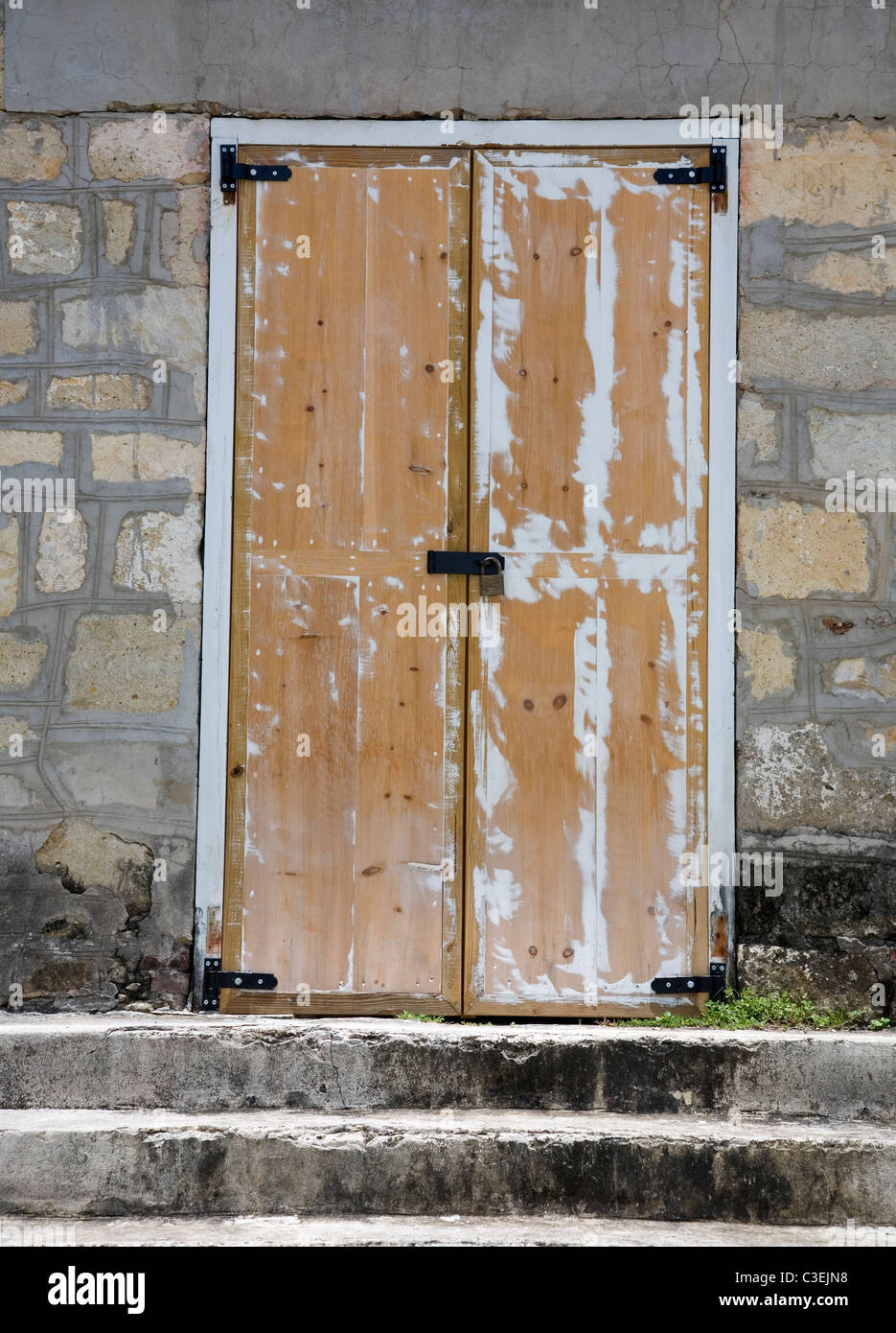 Distressed door hi-res stock photography and images - Alamy