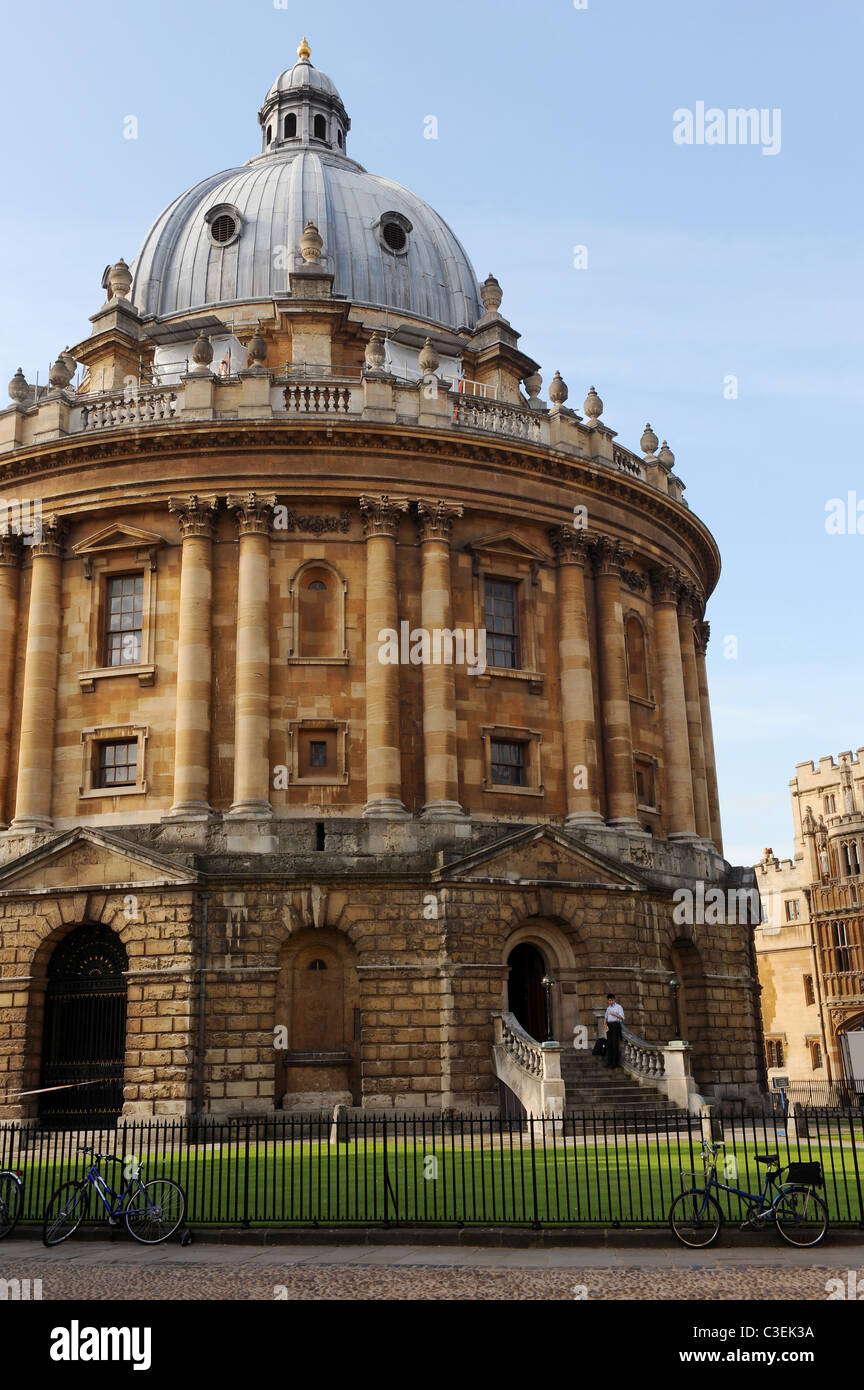 Bodleian library and the radcliffe camera hi-res stock photography and ...