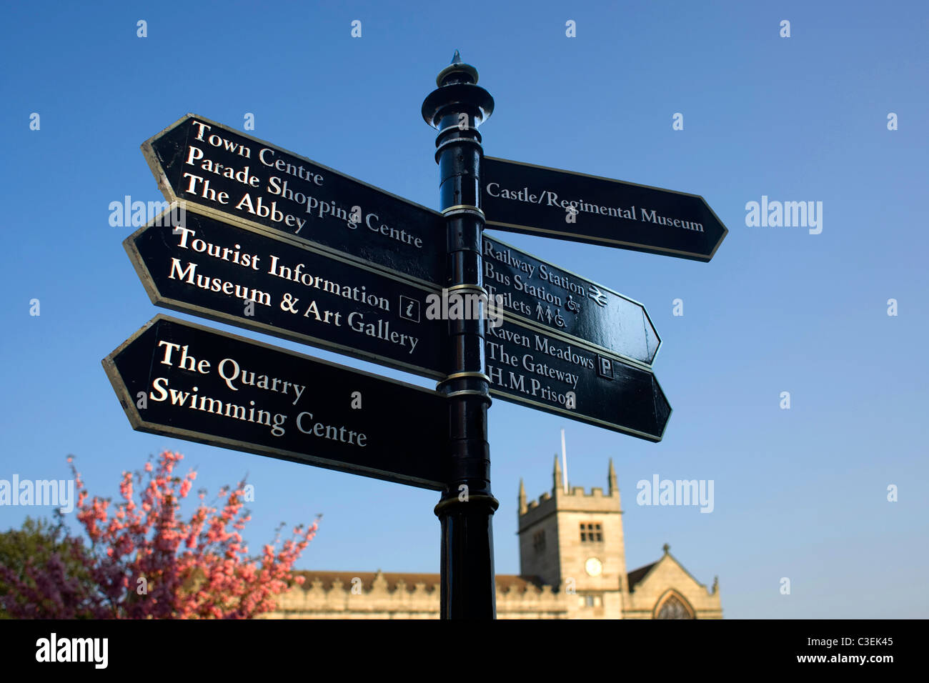 Town centre directions hi-res stock photography and images - Alamy