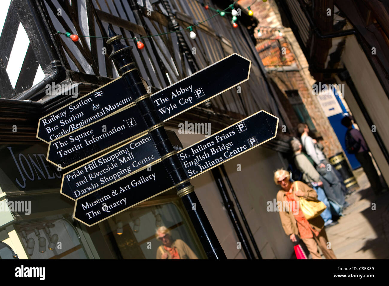 Shrewsbury town centre: Close up of old-style signpost near The Square ...