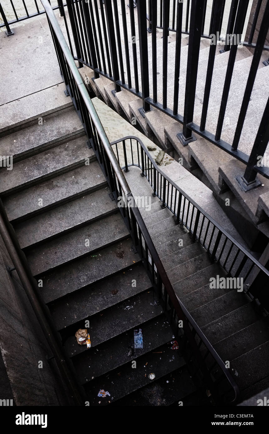 London bridge steps hi-res stock photography and images - Alamy