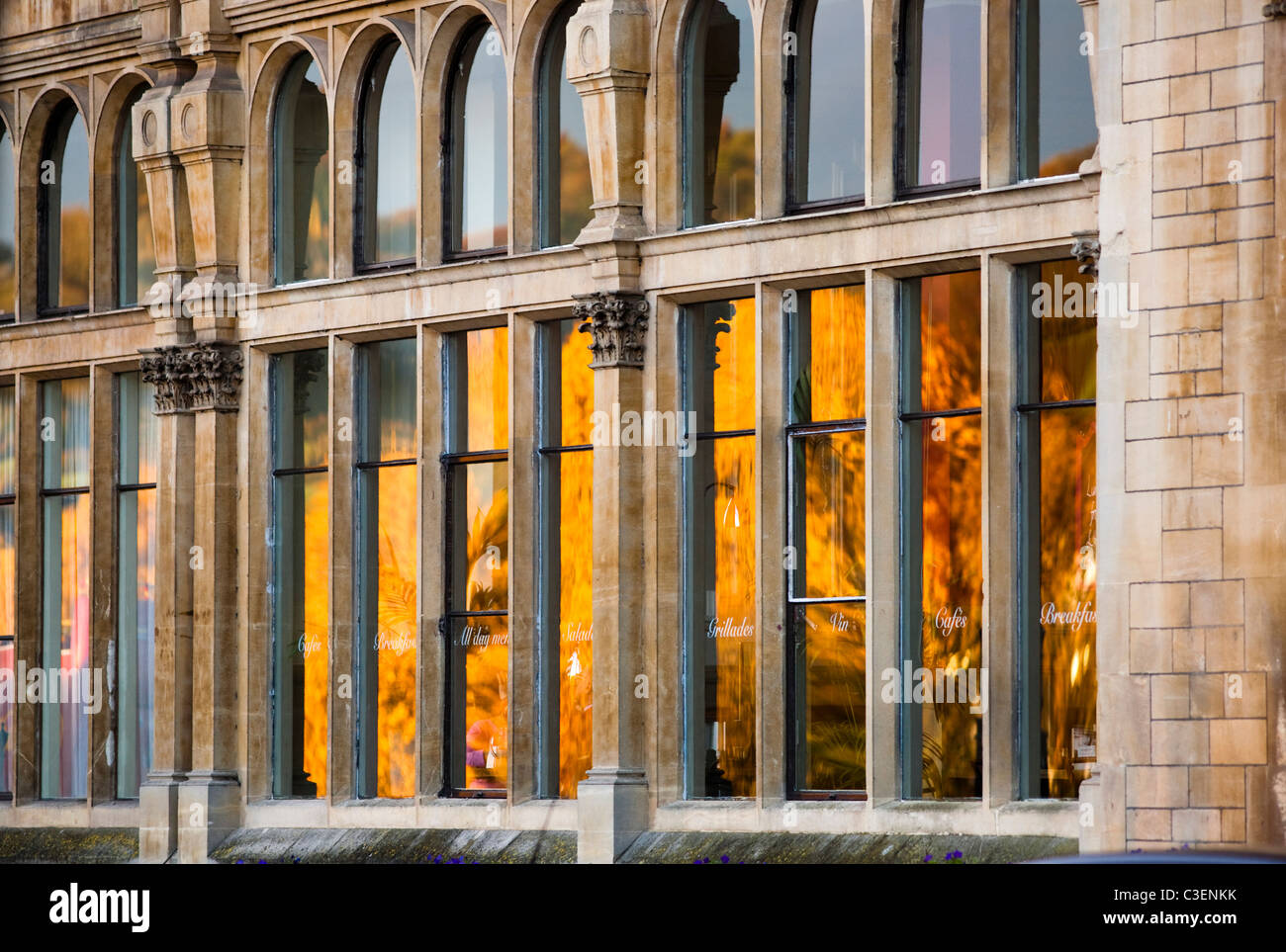 Colourful window reflections hi-res stock photography and images - Alamy