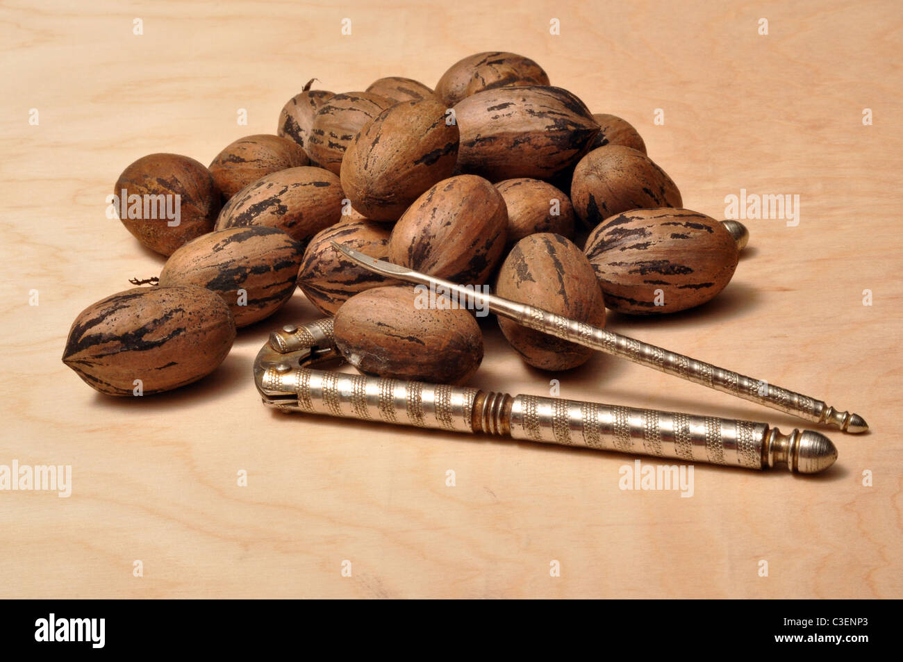 Nut shelling hi-res stock photography and images - Alamy