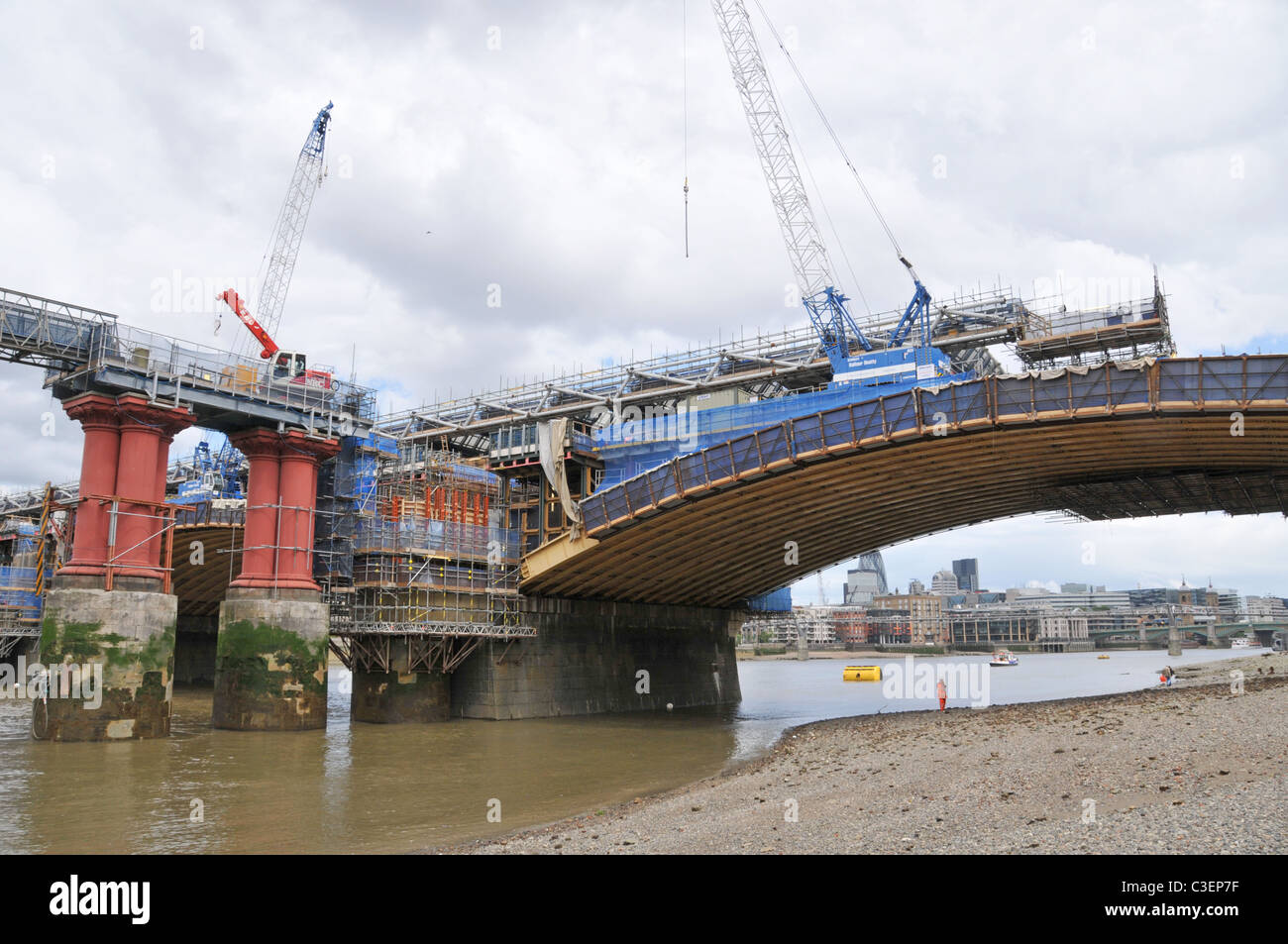 River Thames low tide Thames foreshore beach pebbles sand Stock Photo ...