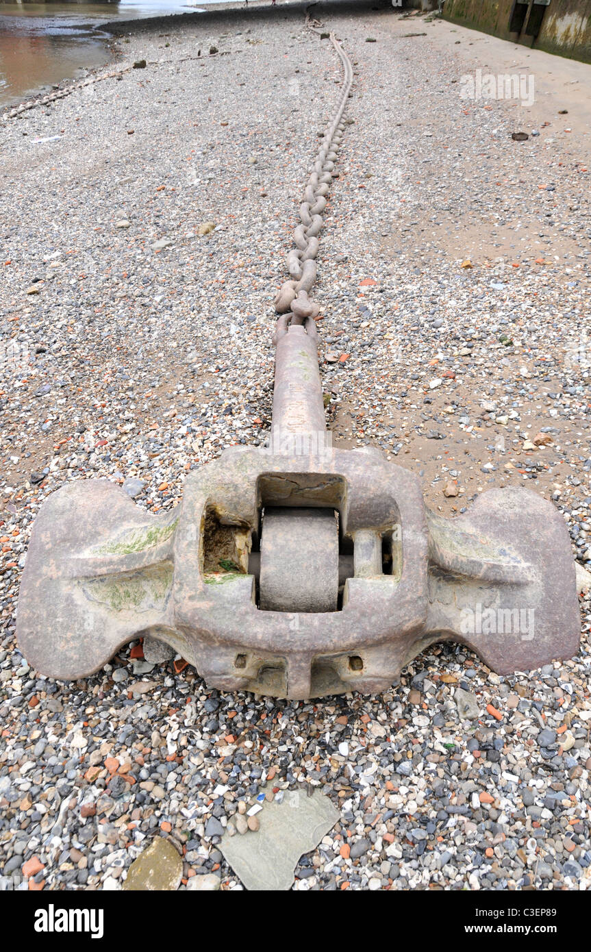 Anchor chain on pebbly beach Thames foreshore River Thames low tide ...
