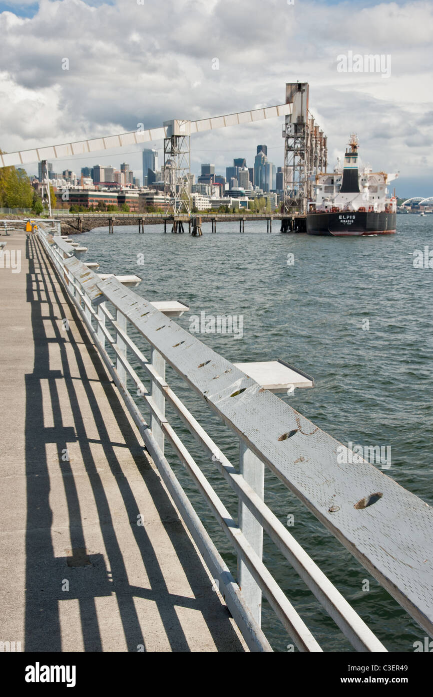 Port of Seattle's grain terminal Stock Photo - Alamy