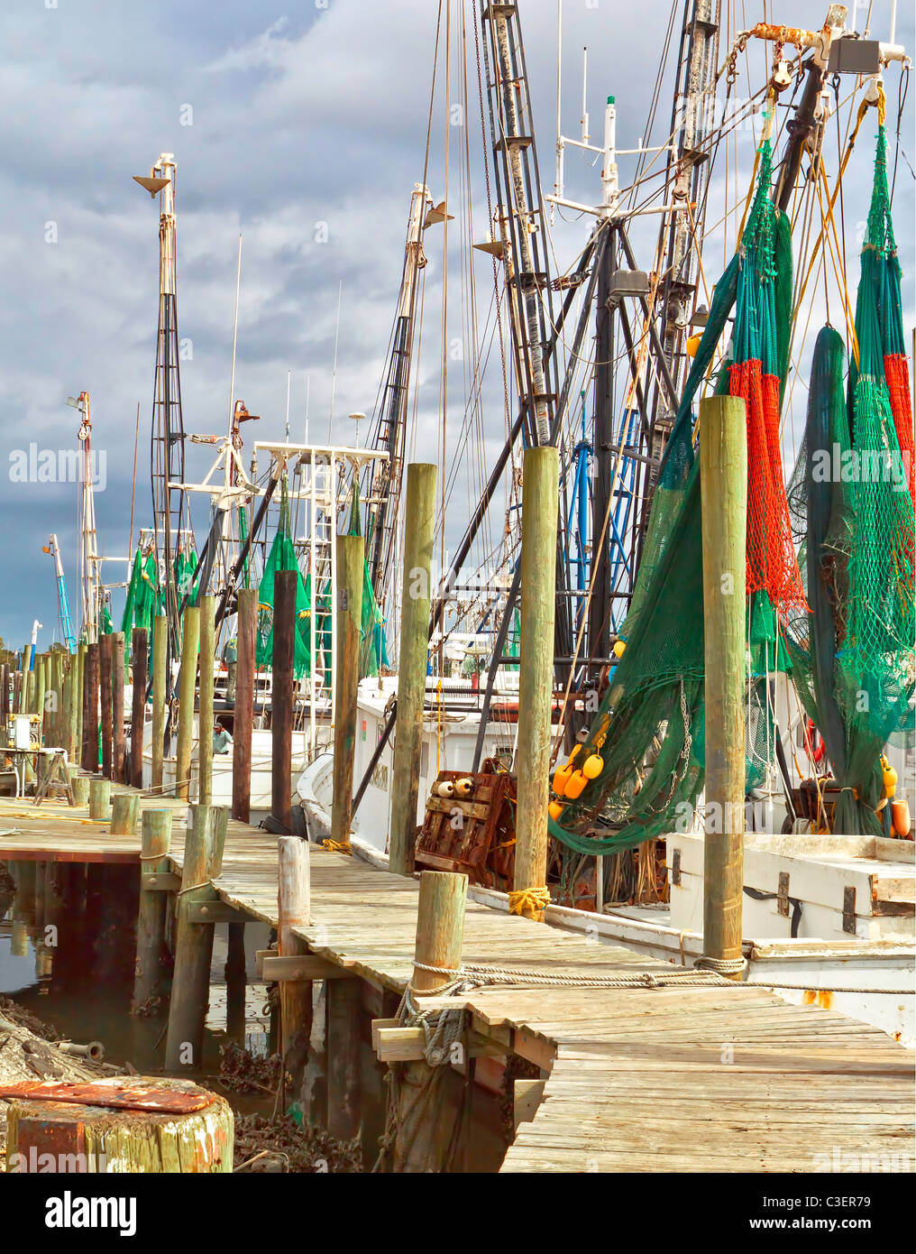 Shrimp boat docks hi-res stock photography and images - Alamy