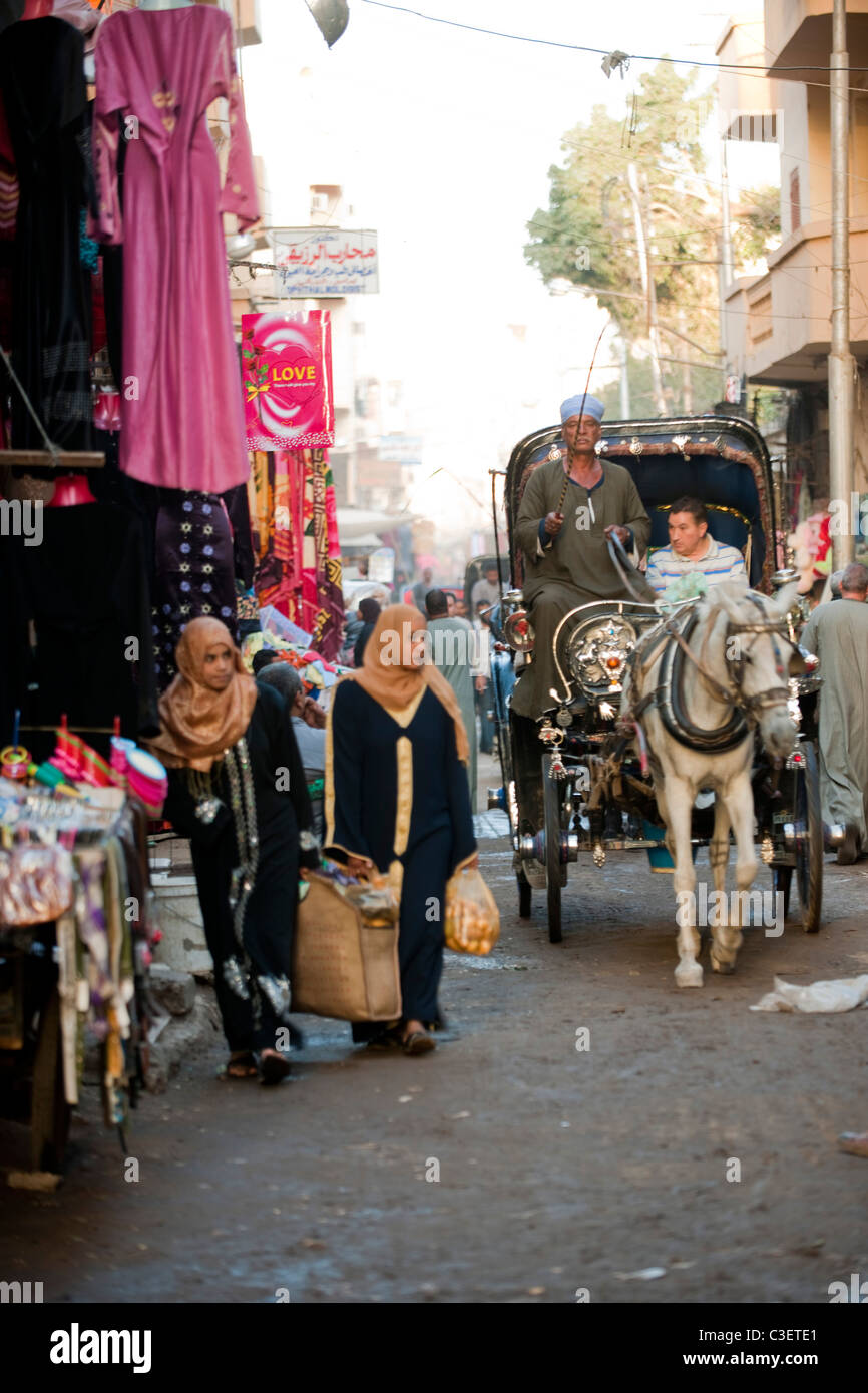 Aegypten, Luxor, im Souk Stock Photo - Alamy