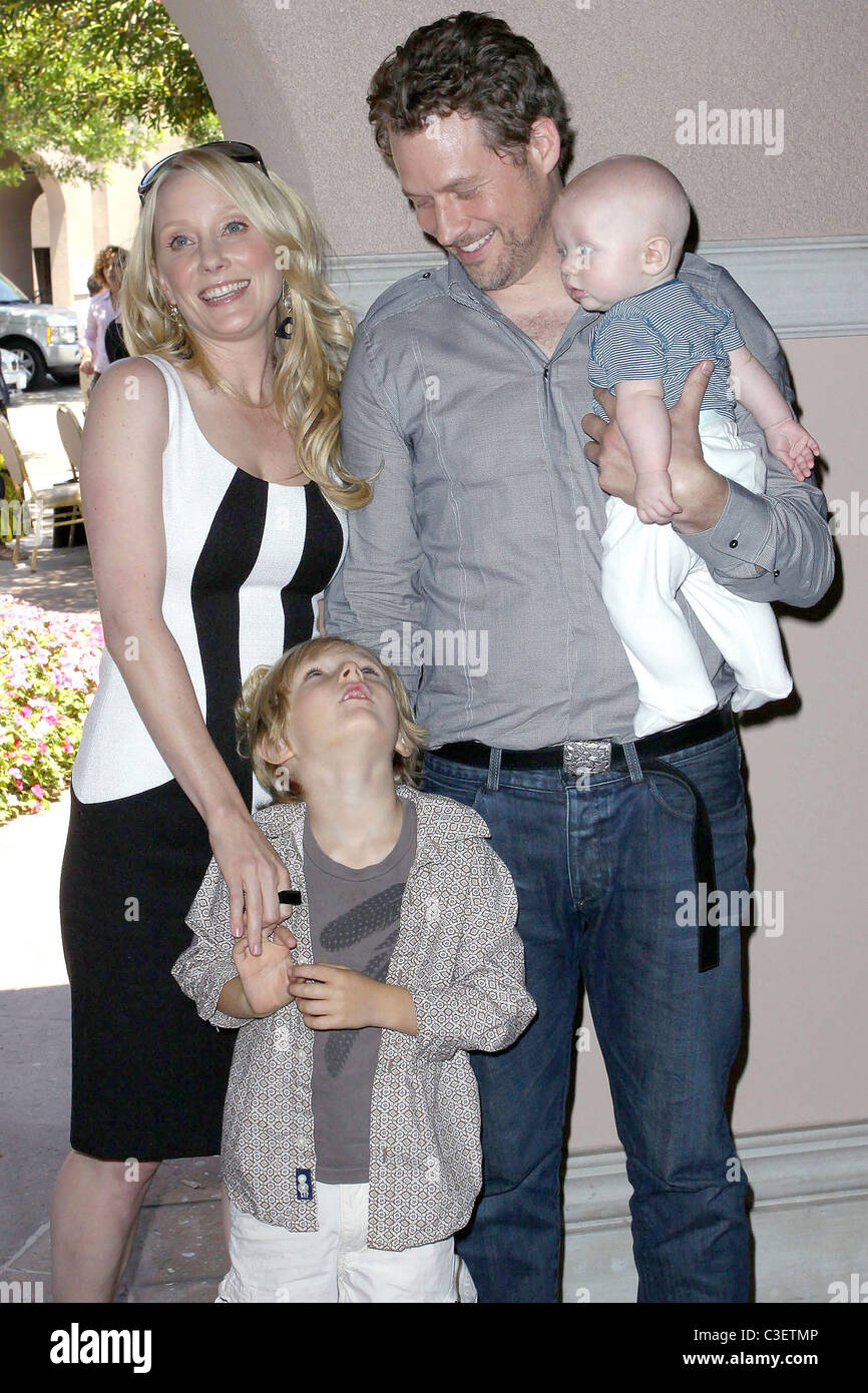 Anne Heche, James Tupper and children 2009 Cable's Summer Press Tour ...