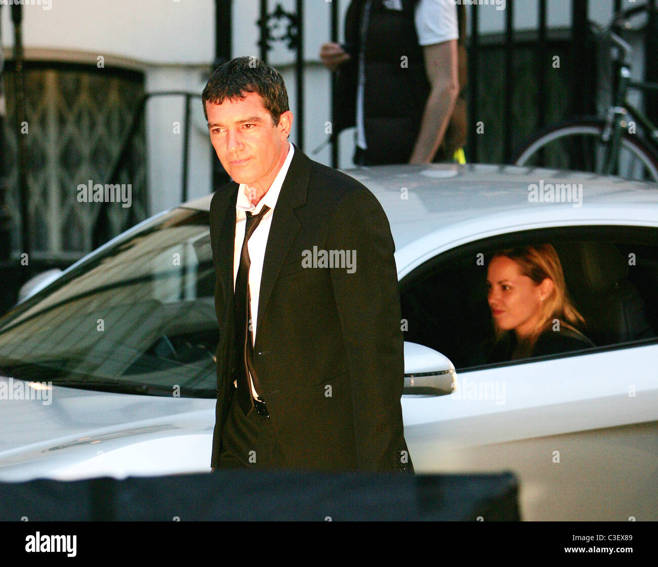 Antonio Banderas on the set of the 'Untitled Woody Allen London Project ...