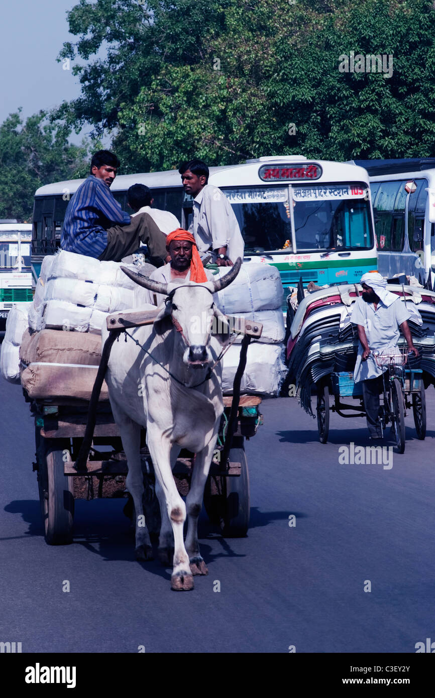 Rickshaw carrying goods hi-res stock photography and images - Alamy