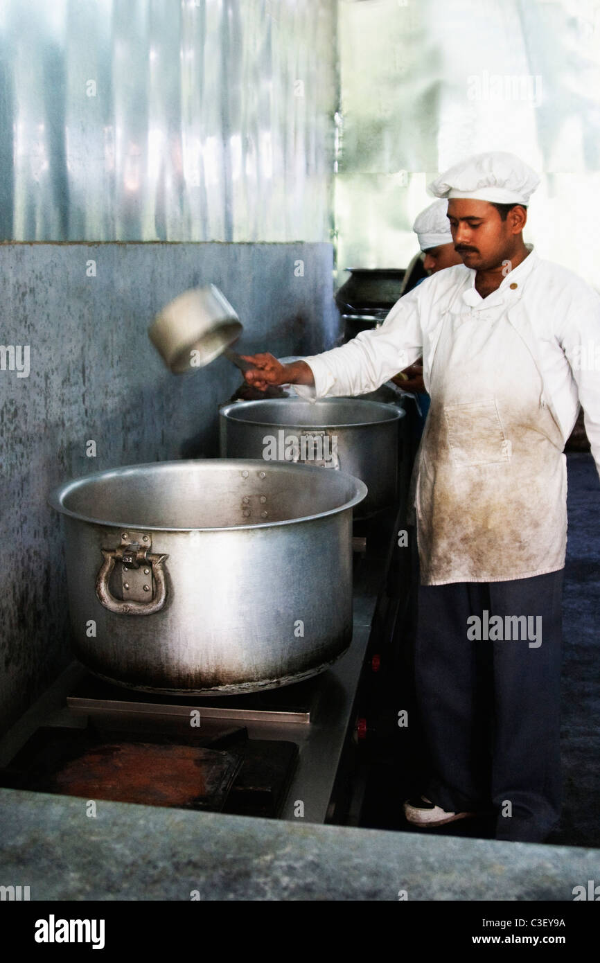 Chef cooking in a restaurant, New Delhi, India Stock Photo - Alamy