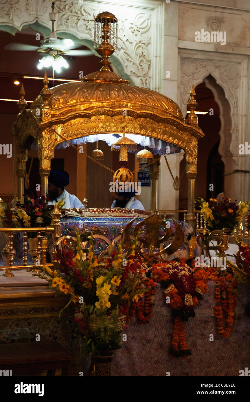 Interiors of a gurudwara, Gurudwara Bangla Sahib, New Delhi, India ...