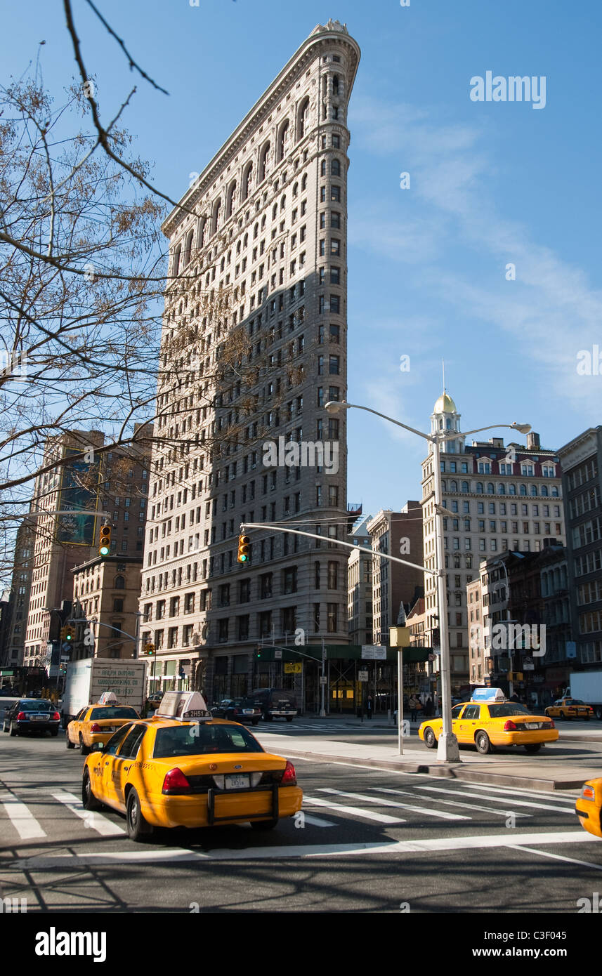 View of the Flat Iron Building from Madison Square Park Stock Photo - Alamy