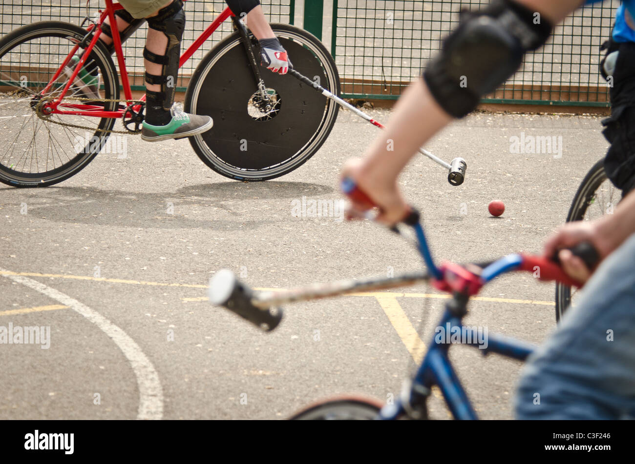 Cycle polo hi-res stock photography and images - Alamy