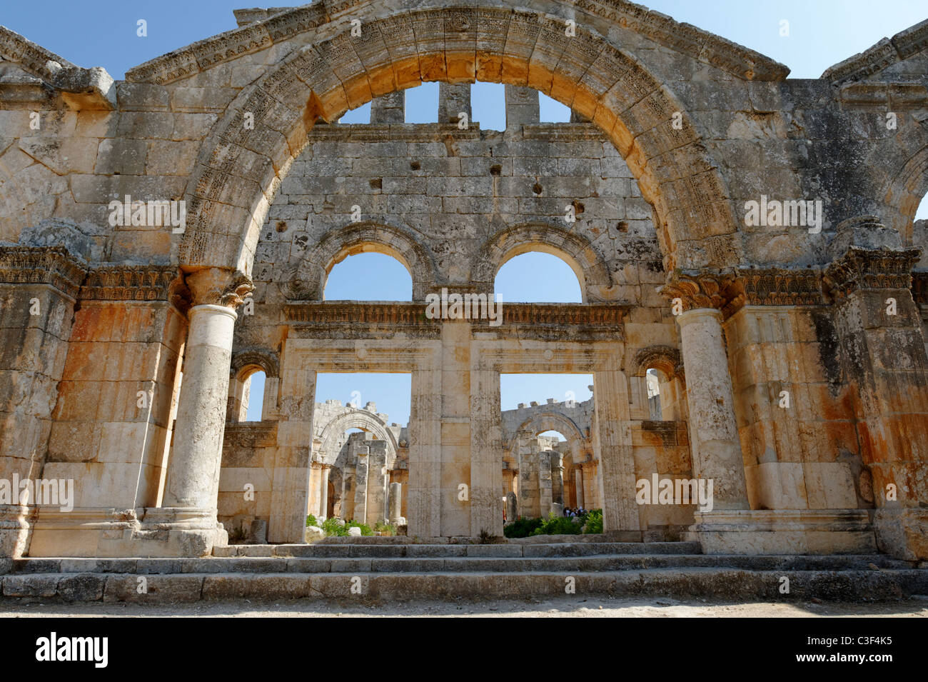 Triple arched hi-res stock photography and images - Alamy