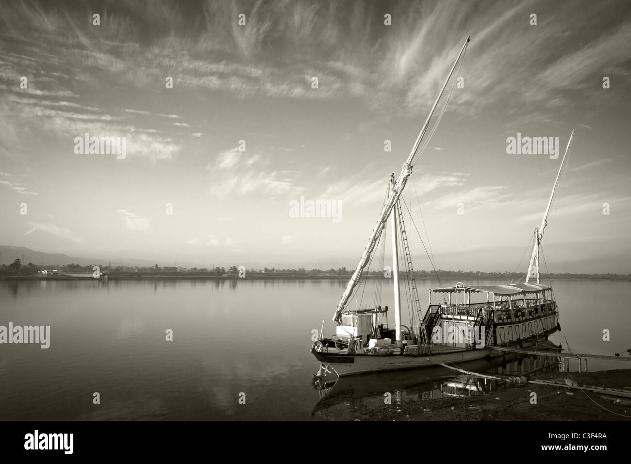 Nile dahabiya boat hi-res stock photography and images - Alamy