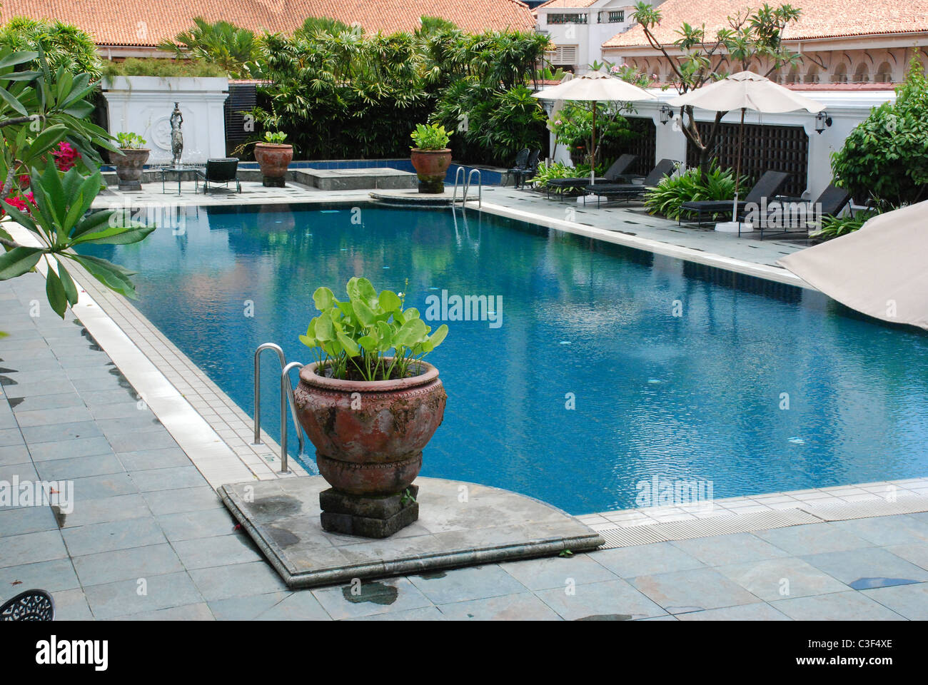 Raffles Hotel Singapore Stock Photo - Alamy
