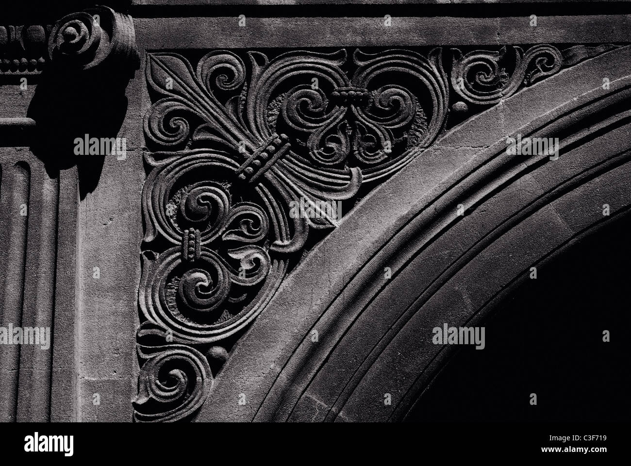 Flat stone arch hi-res stock photography and images - Alamy