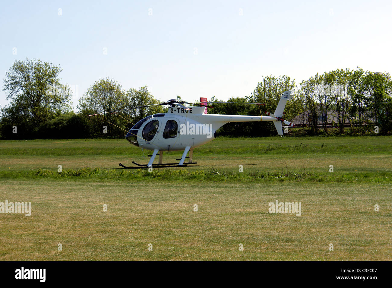 Hughes 500 helicopter hi-res stock photography and images - Alamy