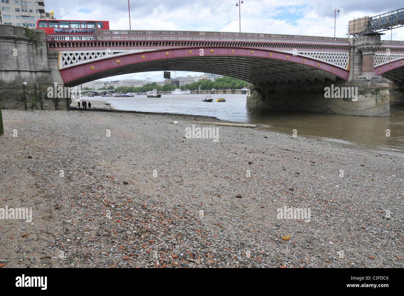 River Thames low tide Thames foreshore beach pebbles sand Stock Photo ...