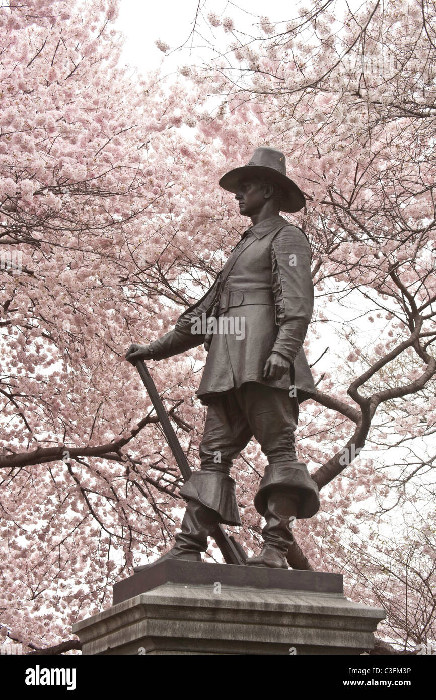The Pilgrim Statue, Pilgrim Hill, Central Park, NYC Stock Photo - Alamy