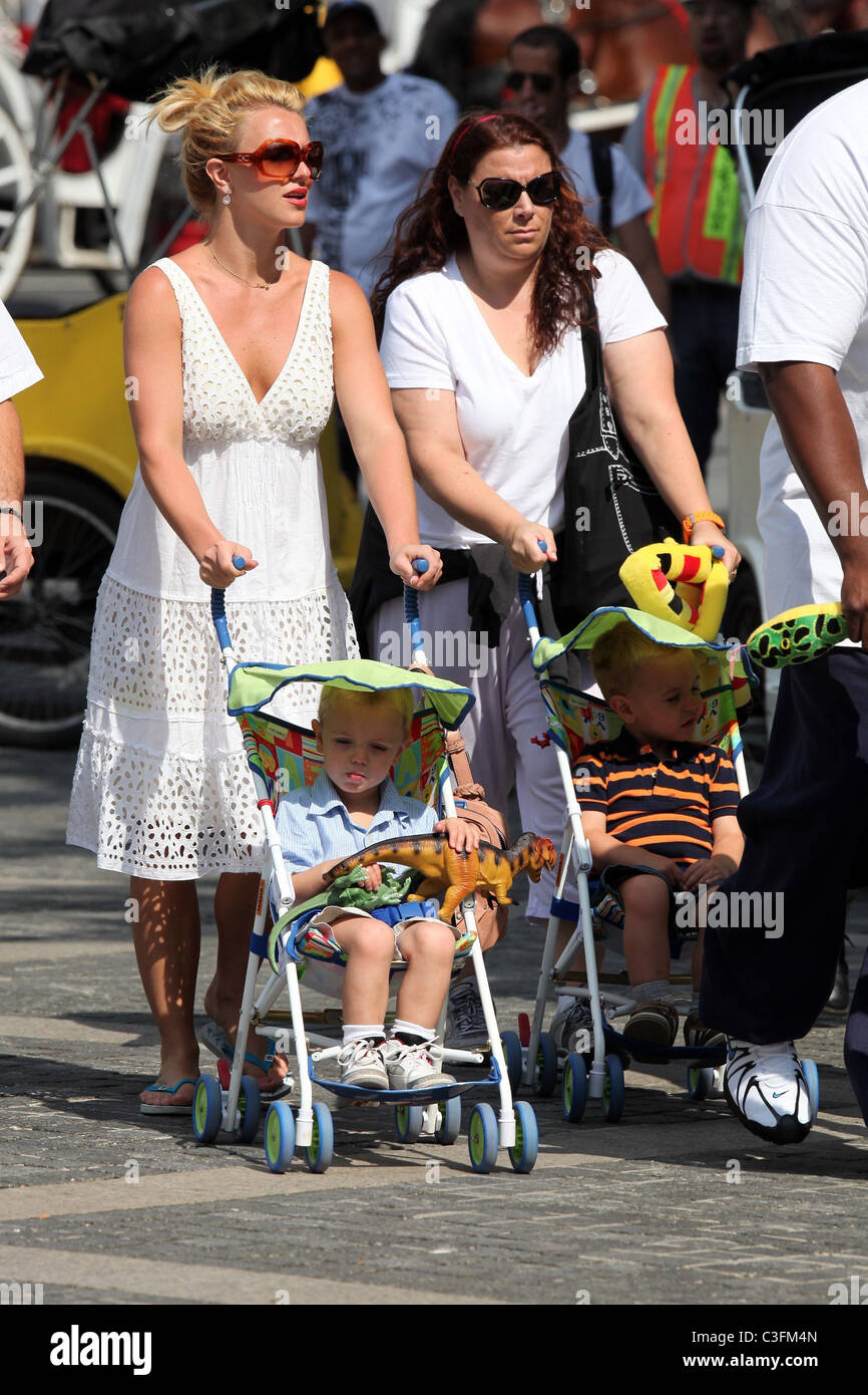 Britney spears children hi-res stock photography and images - Alamy