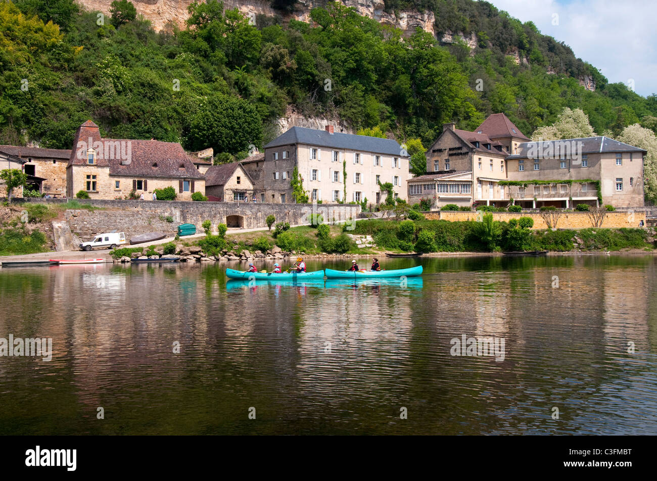 Beynac canoe hi-res stock photography and images - Alamy
