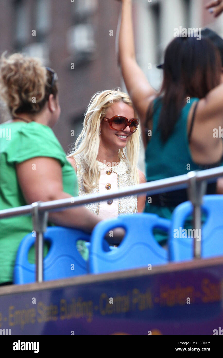 Britney Spears riding a CitySights NY tour bus with her dancers around ...