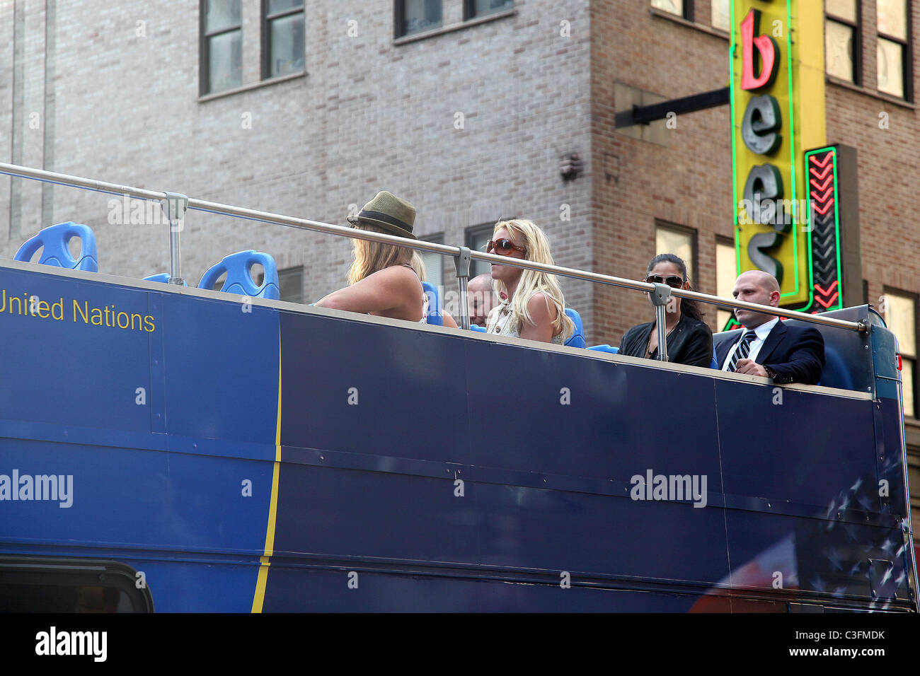 Britney Spears riding a CitySights NY tour bus with her dancers around ...